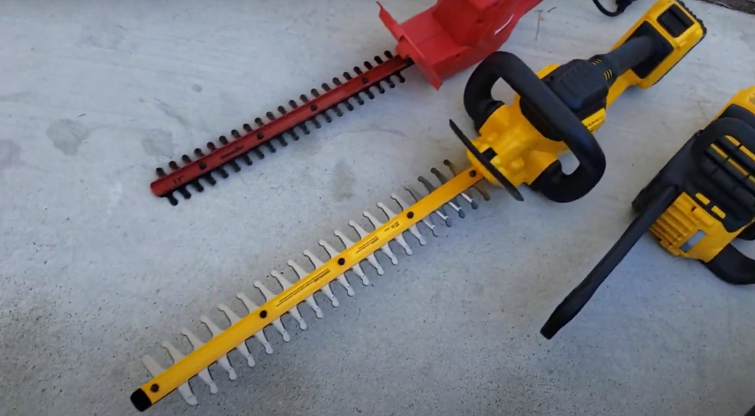 Dewalt DCHT820B Review in September 2023 - PoleSawGuide